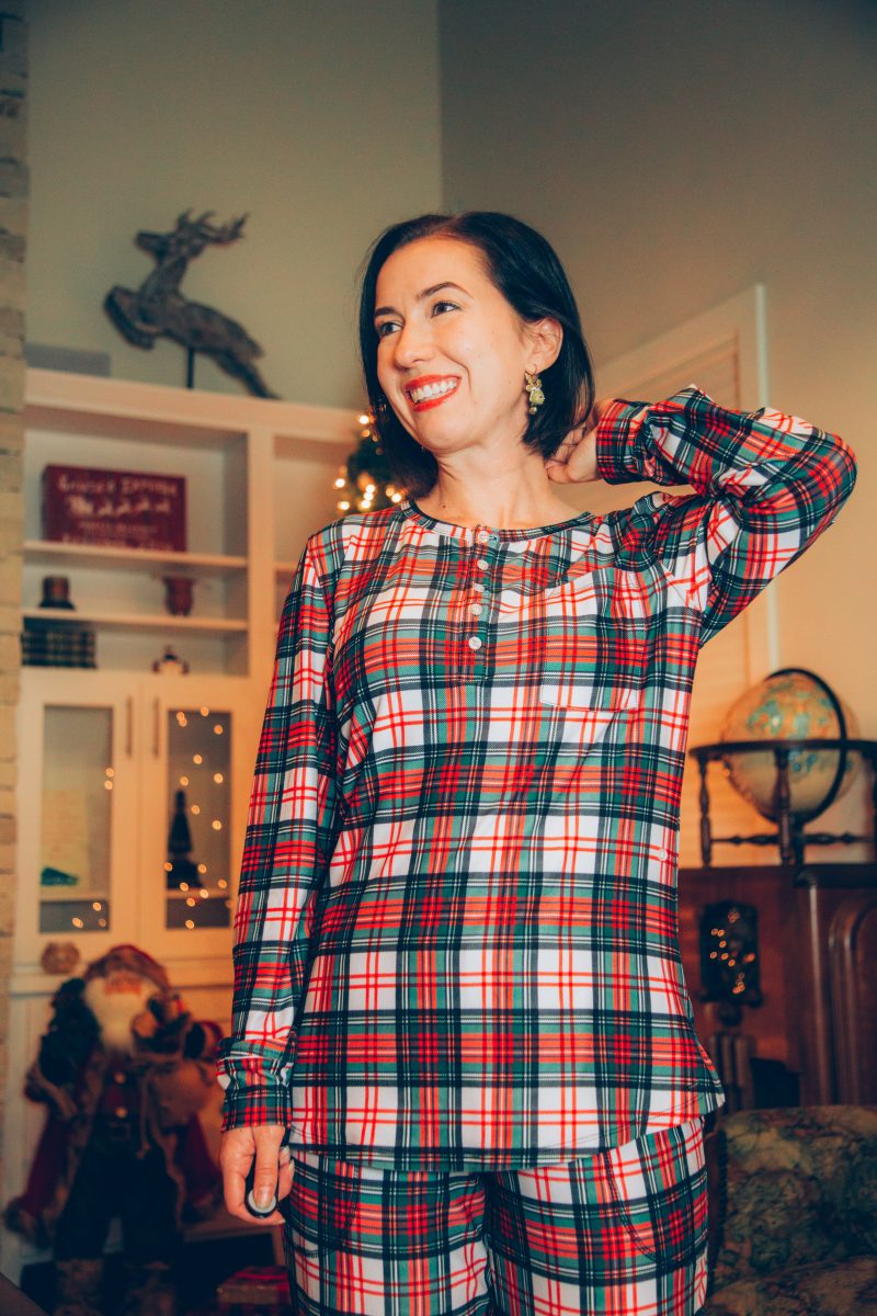 Shinesty Reviews for Matching Couples' Christmas Pajamas & Festive Dresses