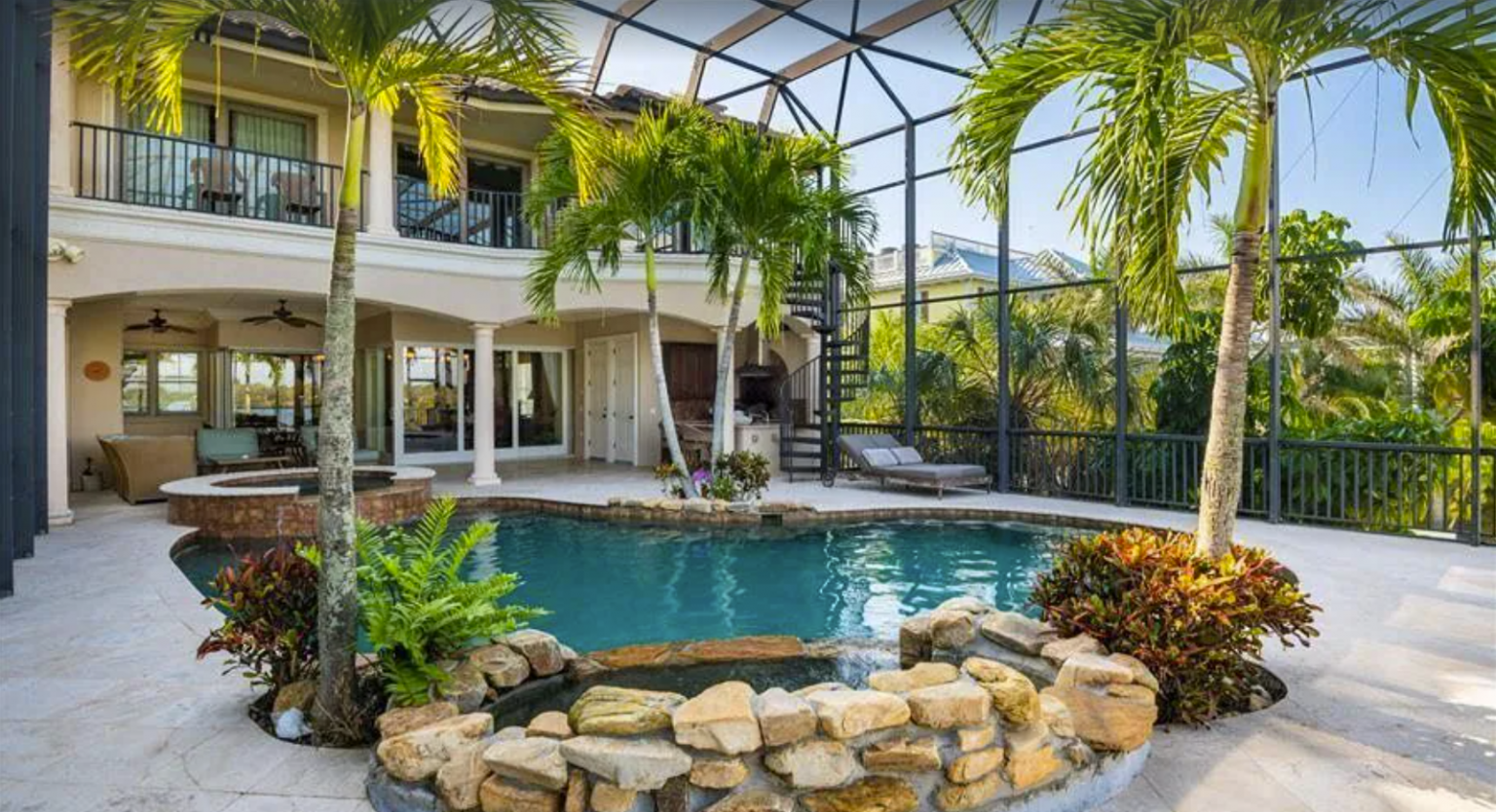 25 Coolest VRBOs in Florida Featuring Beachfront Homes With Pools