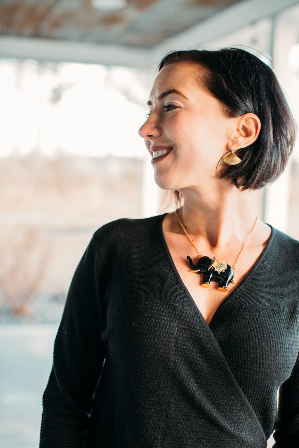 The Best Colors to Go with Gold + Outfit Ideas & Styling Tips