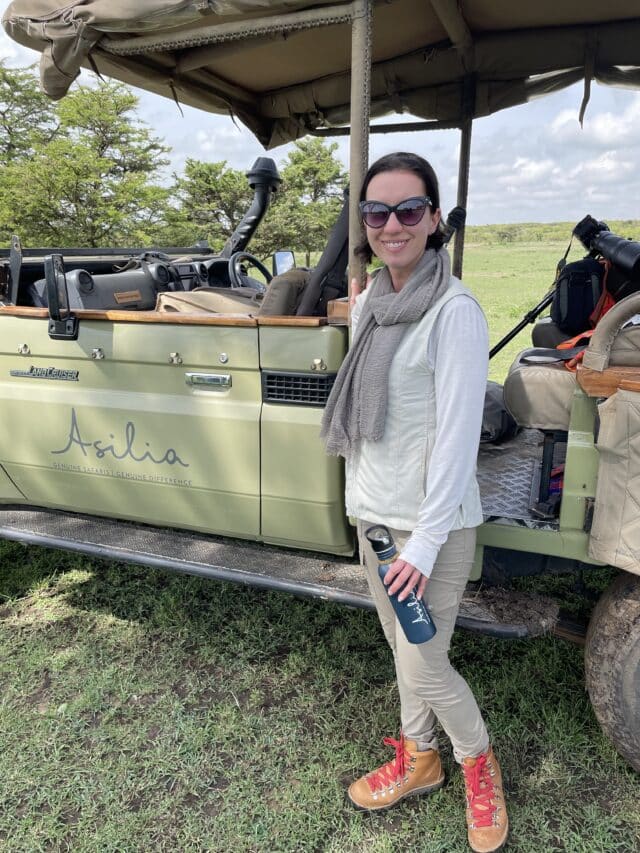 What to Wear on a Safari - Practical Outfit Ideas for Women & Men