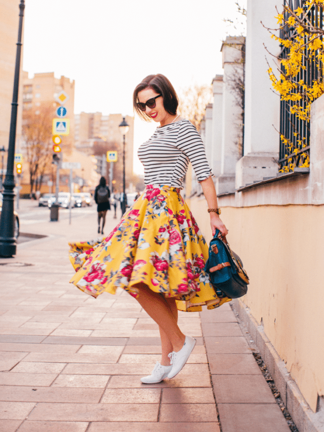 How to Style a Floral Midi Skirt – 7 Outfit Ideas for Summer & Fall ...