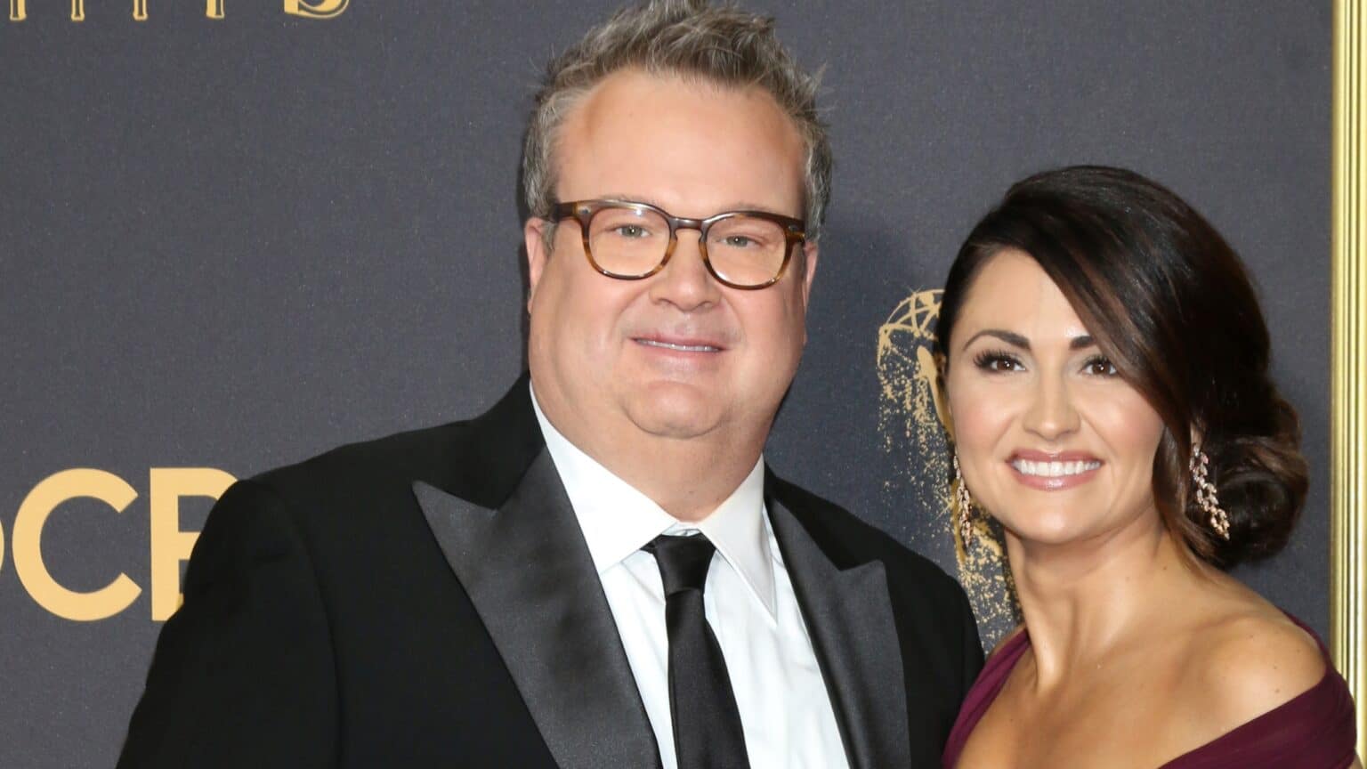 Eric Stonestreet Marries Lindsay Schweitzer in Intimate Kansas City Wedding